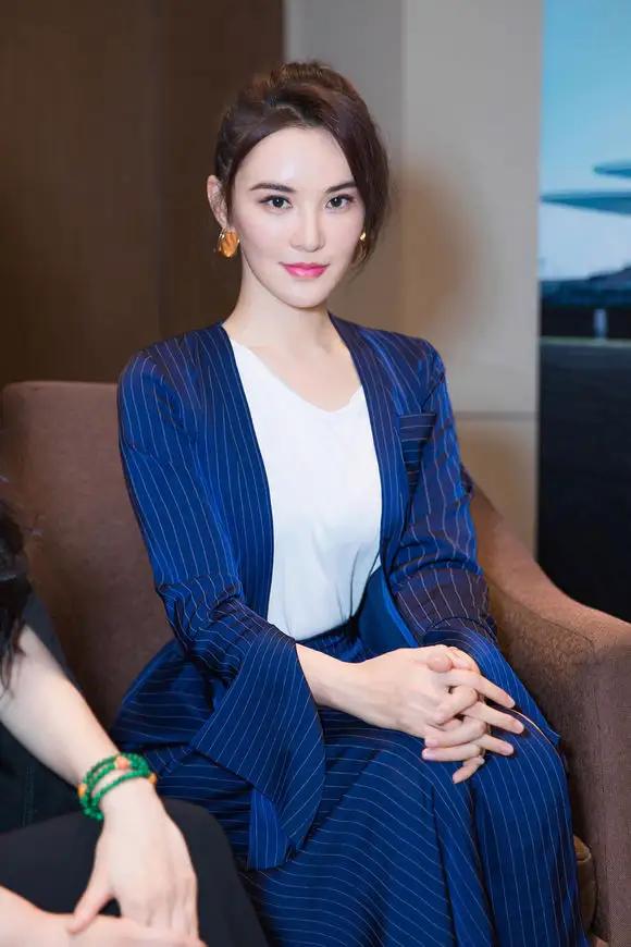 Mingyang Entertainment - Beauty Star - Mo Xiaoqi - iNEWS