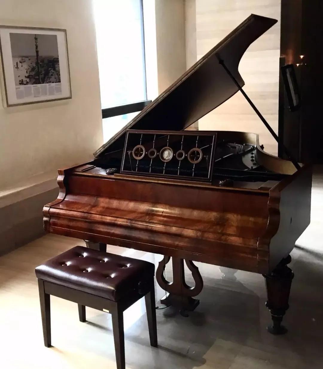 Shanghai: fading alley fireworks - iNEWS