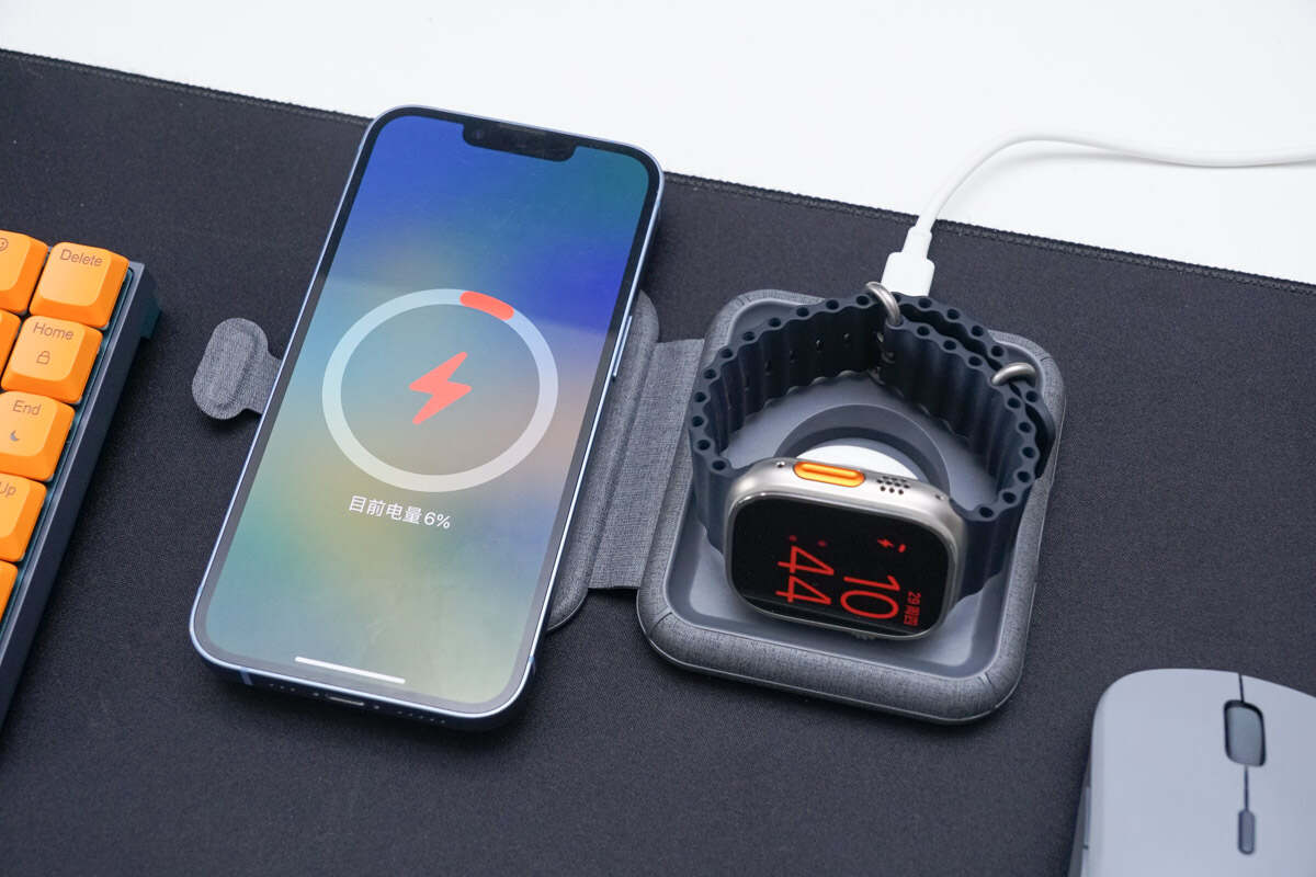 Review of MOMAX Folding MagSafe 2-in-1 Wireless Charger: Apple Dual ...