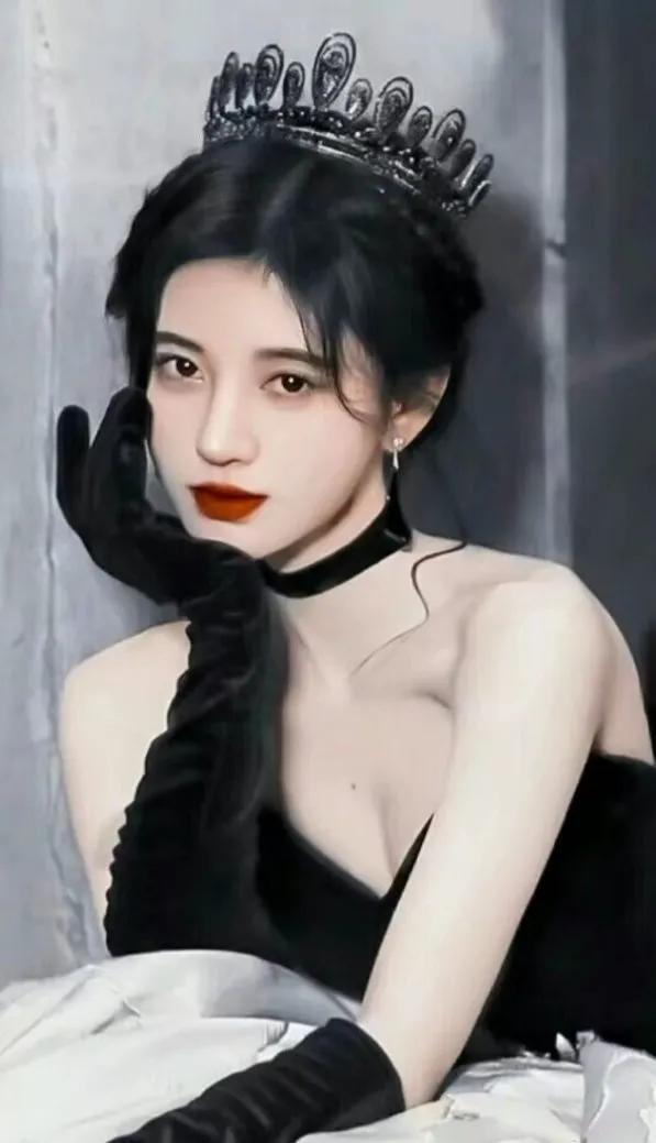 Liu Xueyi, Tang Yan's partner in the new drama, is actually the same ...