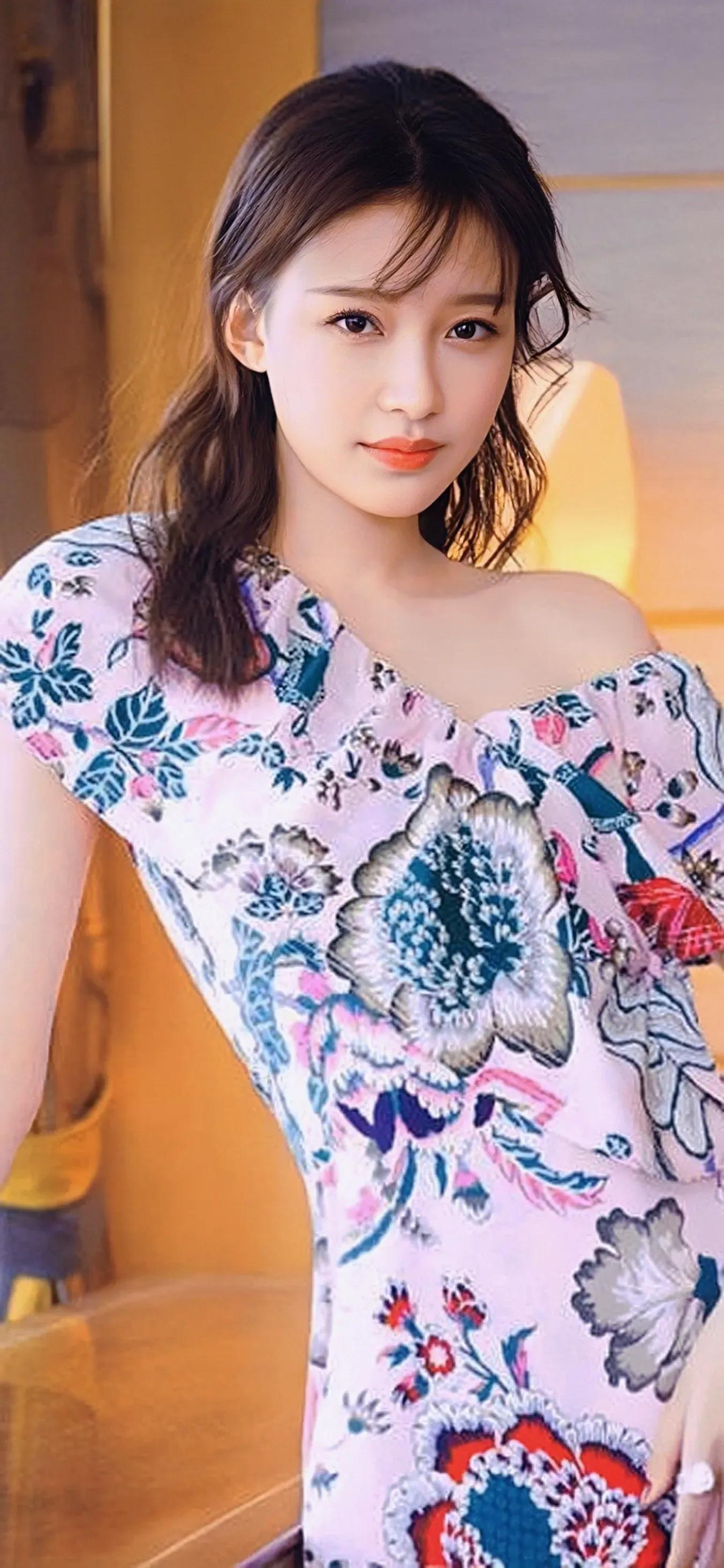Sun Yi's beautiful photo wallpaper - iNEWS