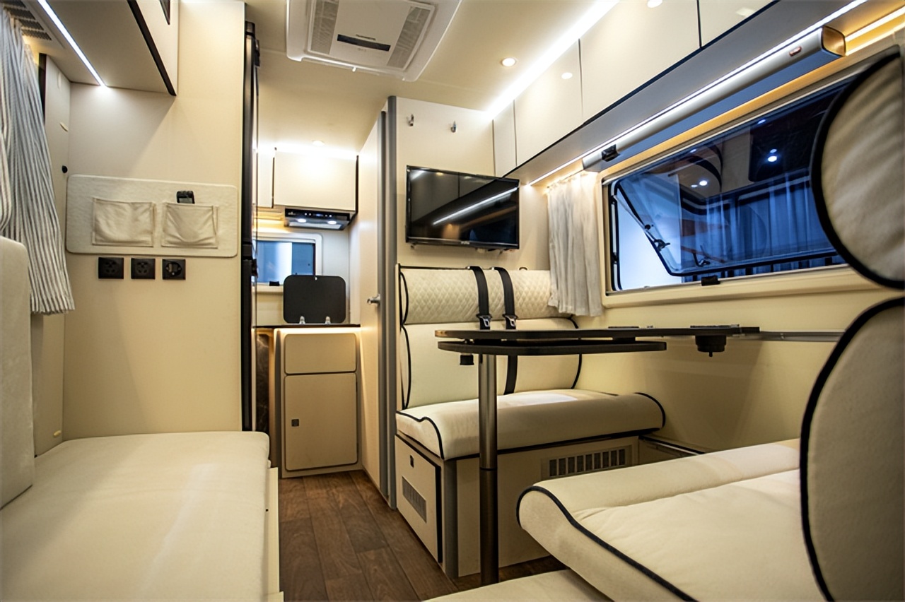 Lanzhong free cannon RV, four-wheel drive makes the journey more free ...