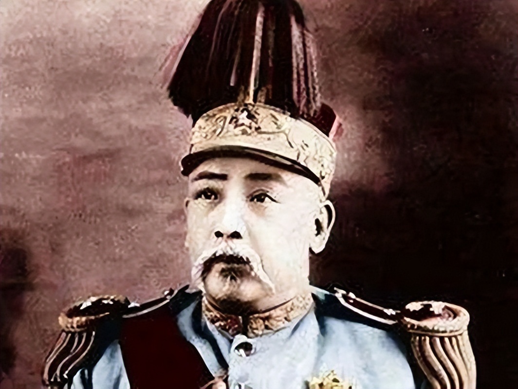 When Puyi got married in 1922, the special envoy from Beiyang performed ...