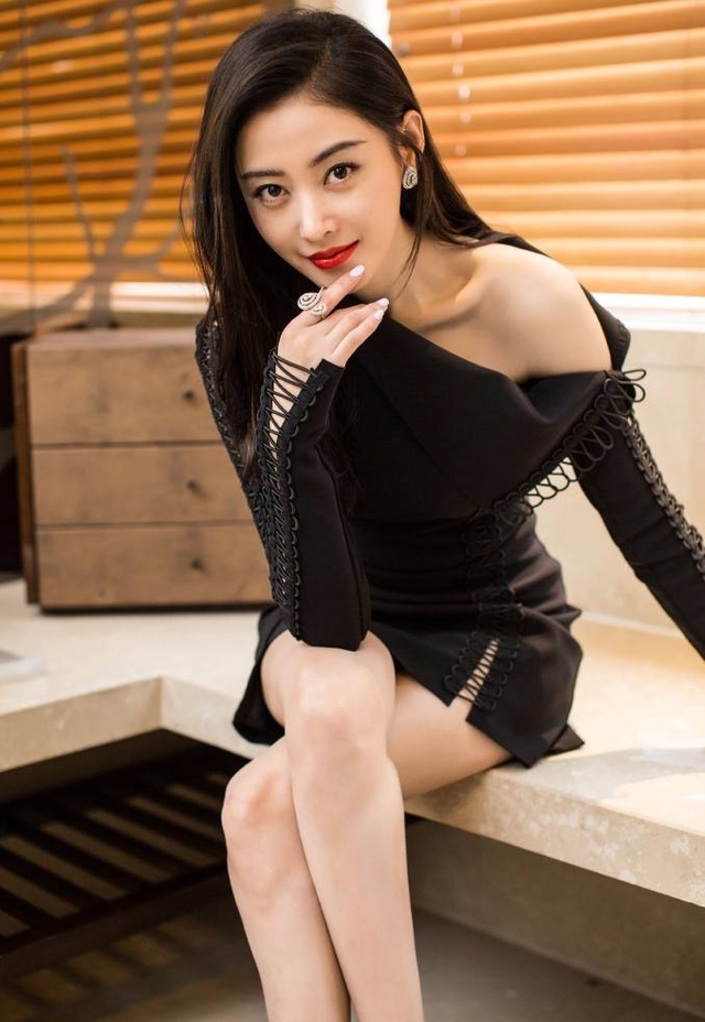 The 36-year-old actor Li Zifeng officially announced his divorce. The ...