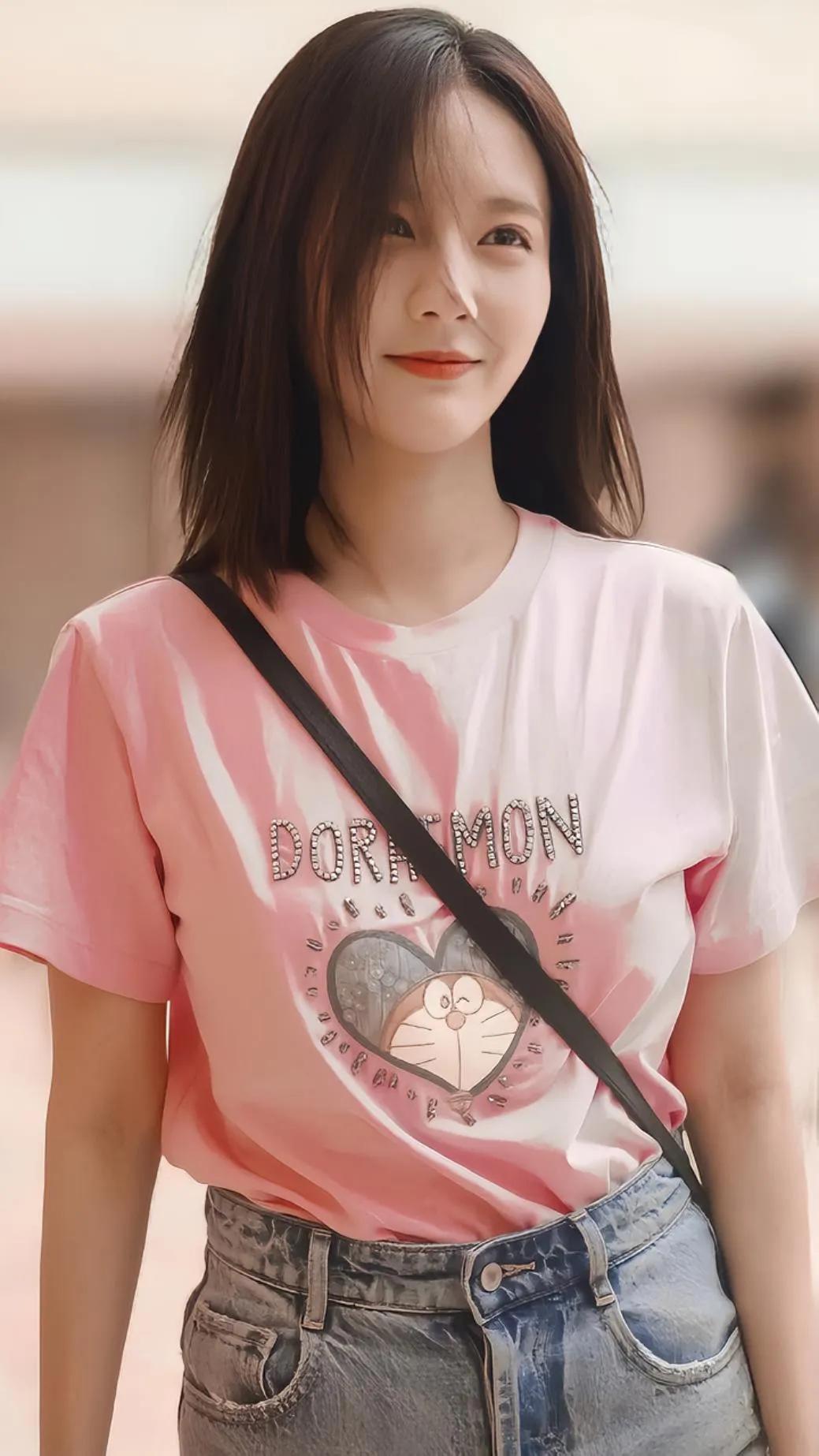 Beautiful Li Yitong - iNEWS