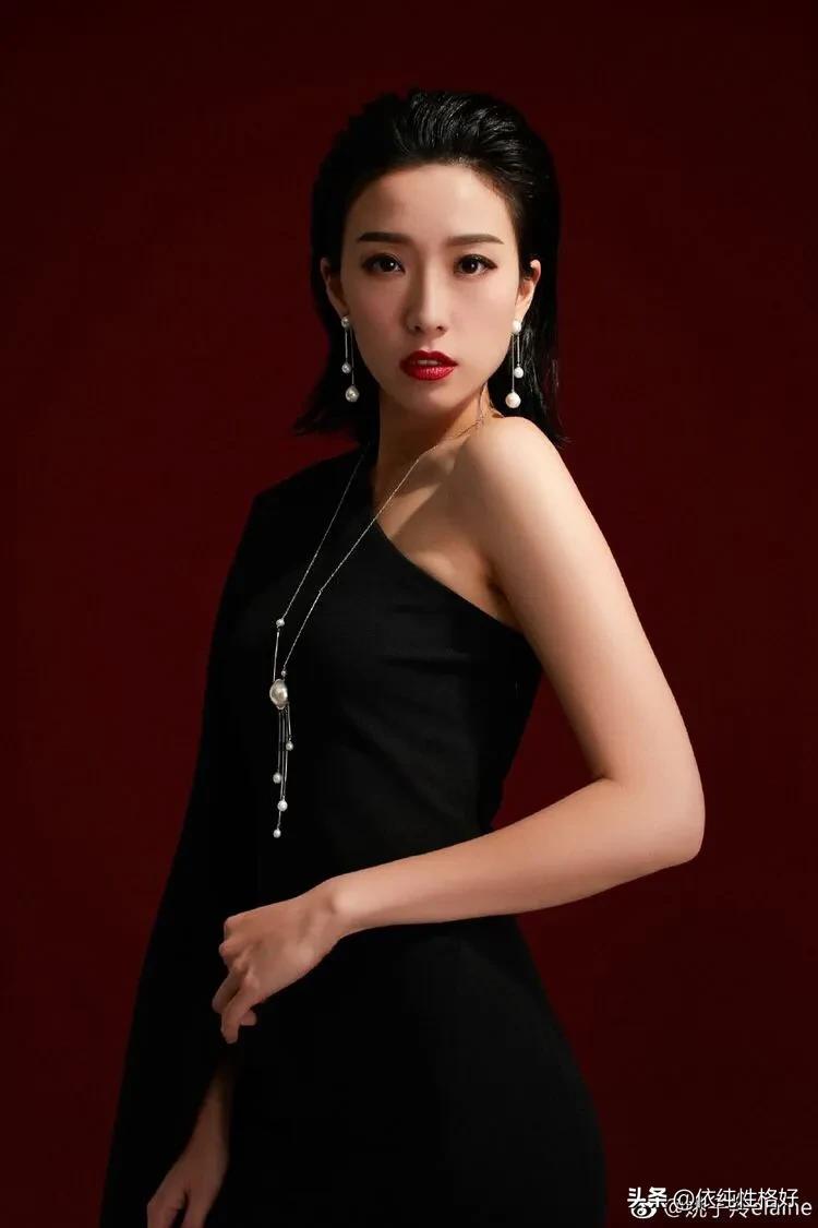 TVB actress Yao Ziling's private house photo shoot!Good-looking and ...