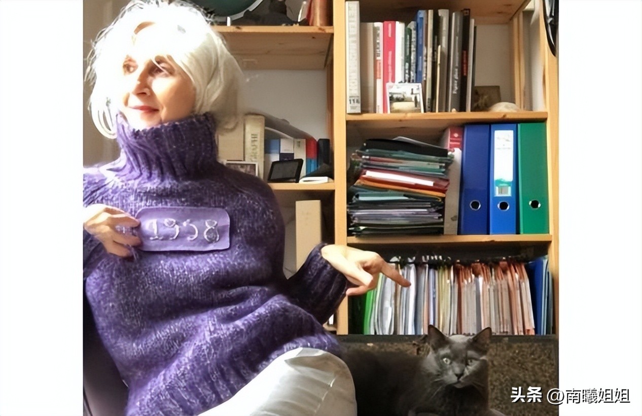6. A 70-year-old woman learns more about "French grandma", her gray ...