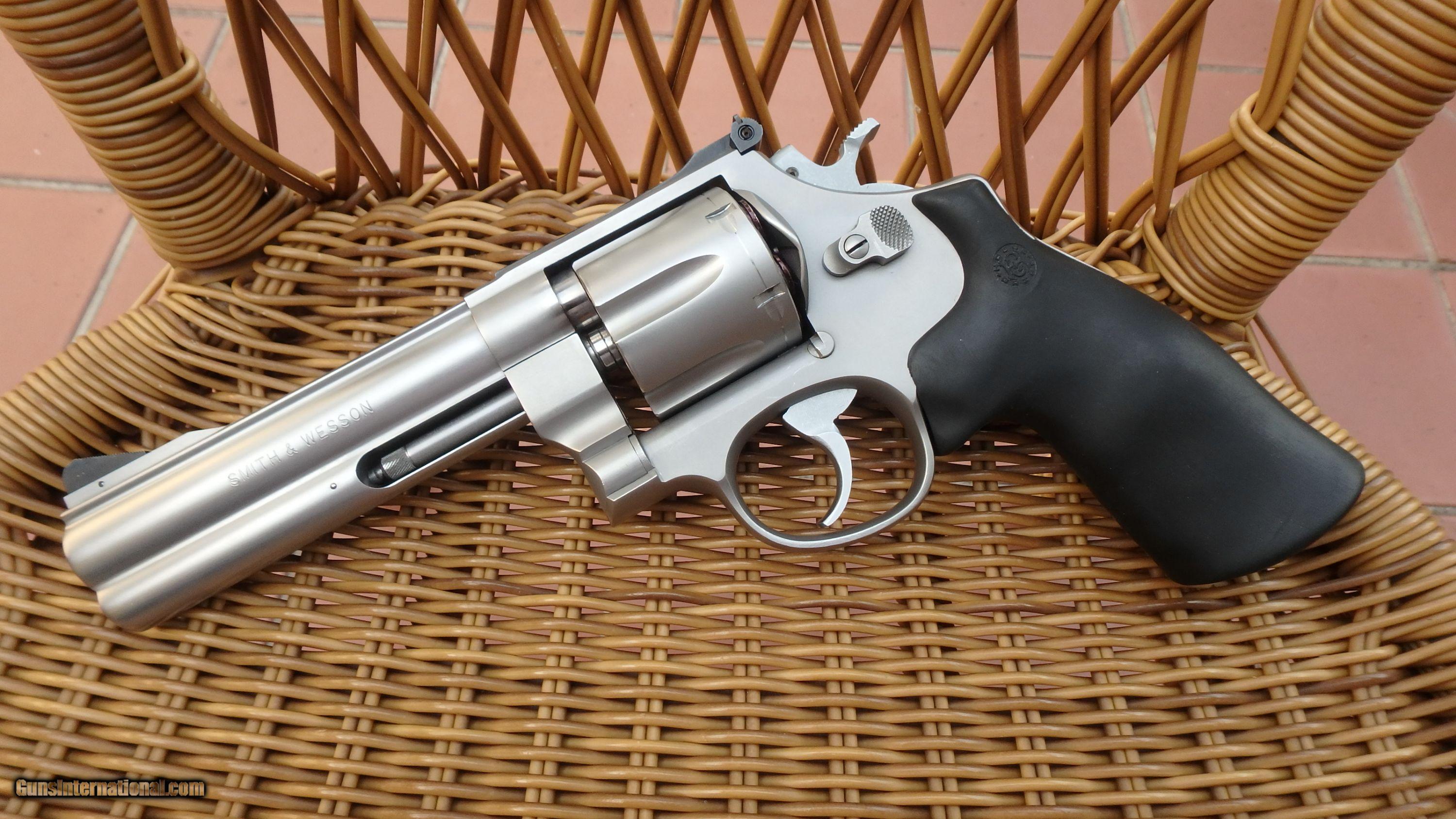 Smith & Wesson M625 revolver - iNEWS