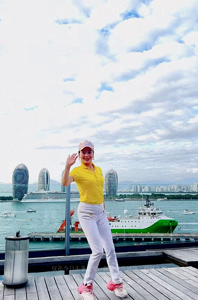 Zhu Jun's wife Tan Mei showed off her dancing skills by wearing high ...