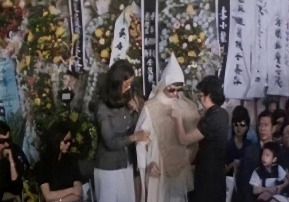 Bruce Lee died mysteriously 49 years ago, and the coffin was changed ...