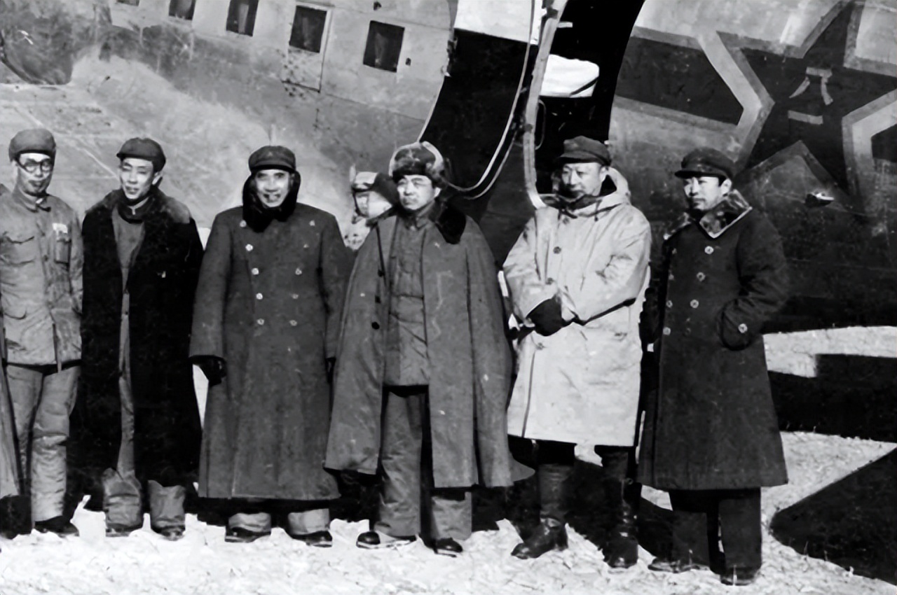Liu Zhen: Former deputy commander of the Air Force, became a founding ...
