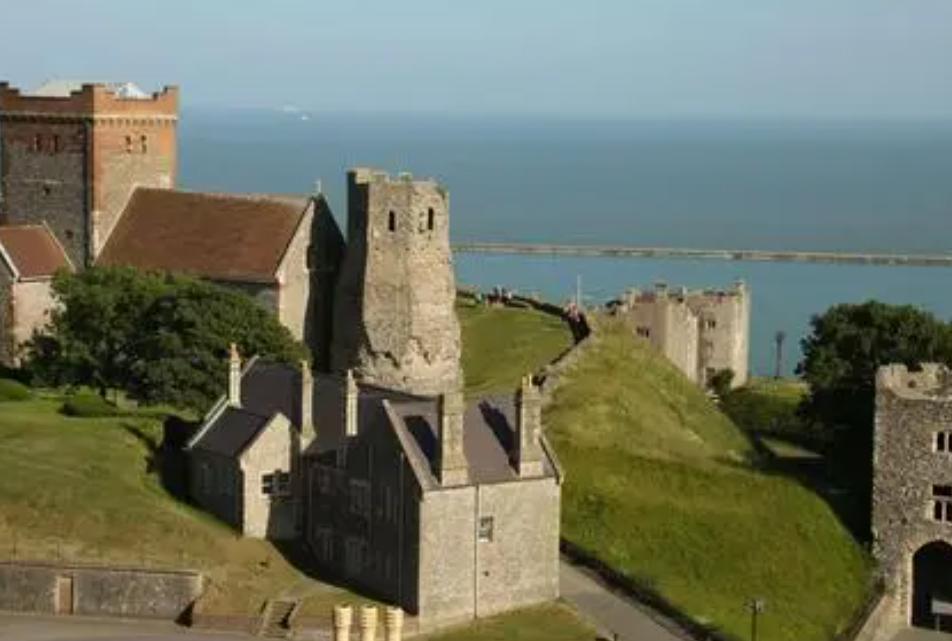 Urban Construction in England and the Evolution of Medieval ...