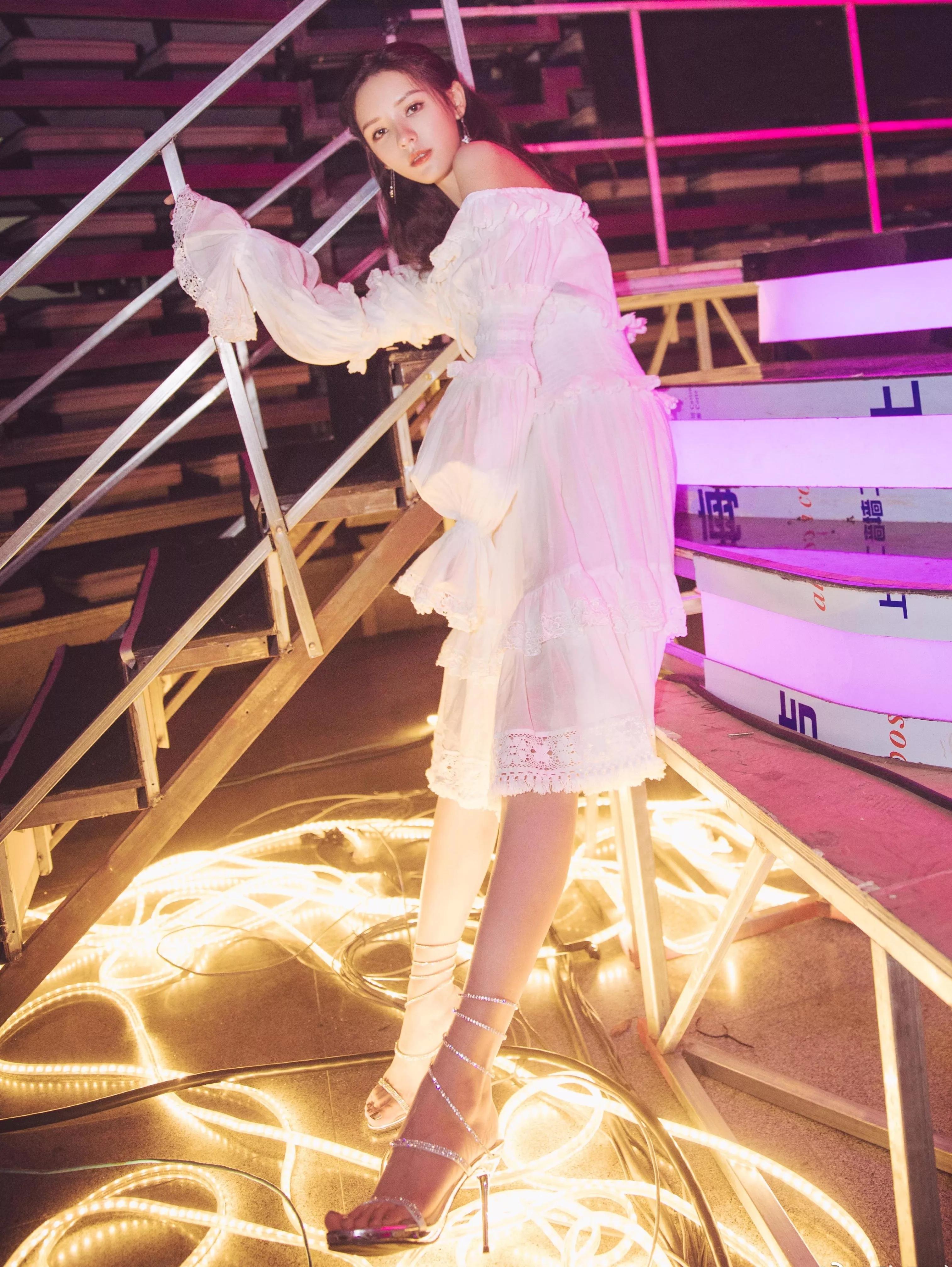 The beautiful and moving Zhang Yuxi - iNEWS