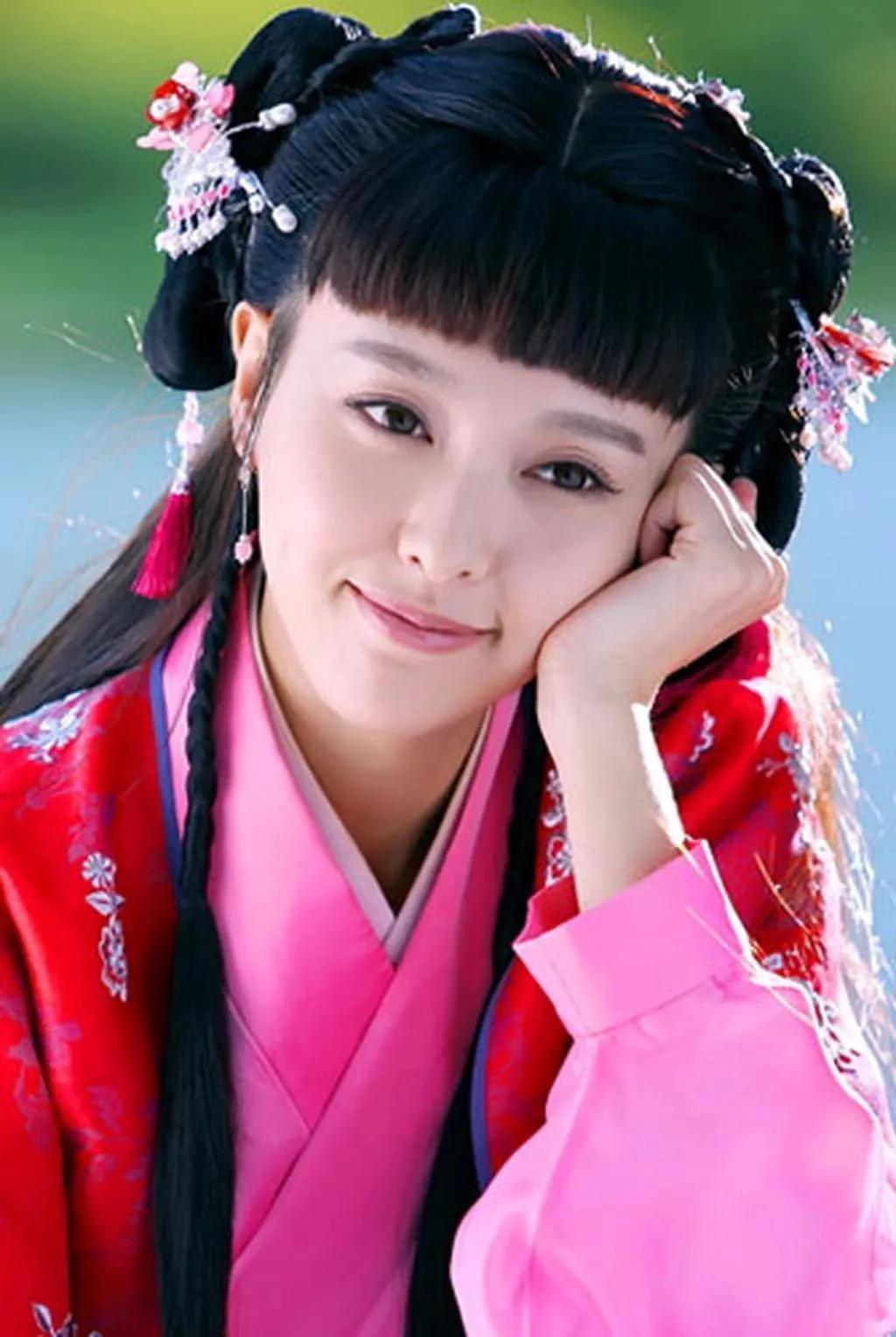 Actor Tang Yan - iNEWS