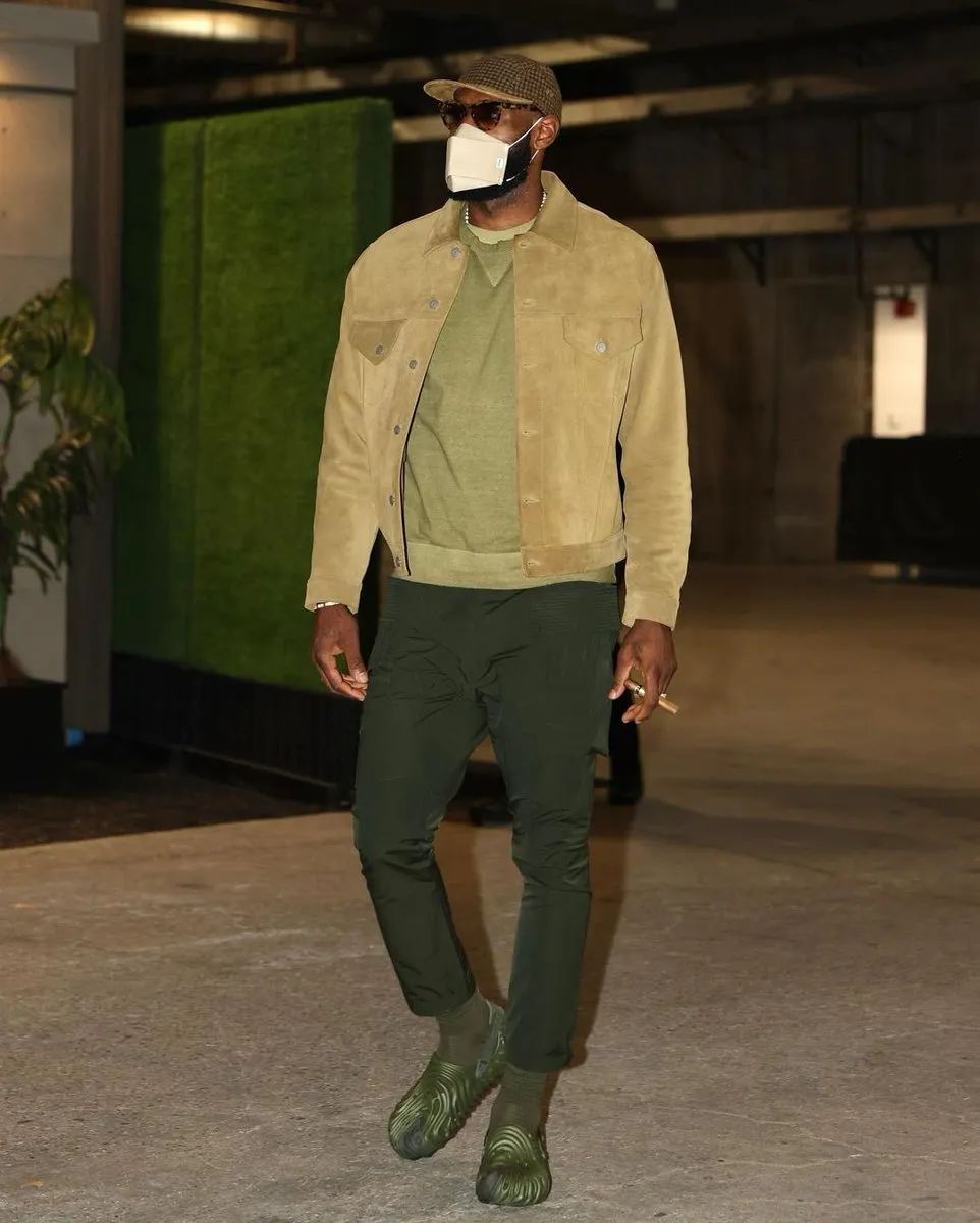 Fried to 3,000 Crocs fingerprint shoes are harder to buy than yeezy ...