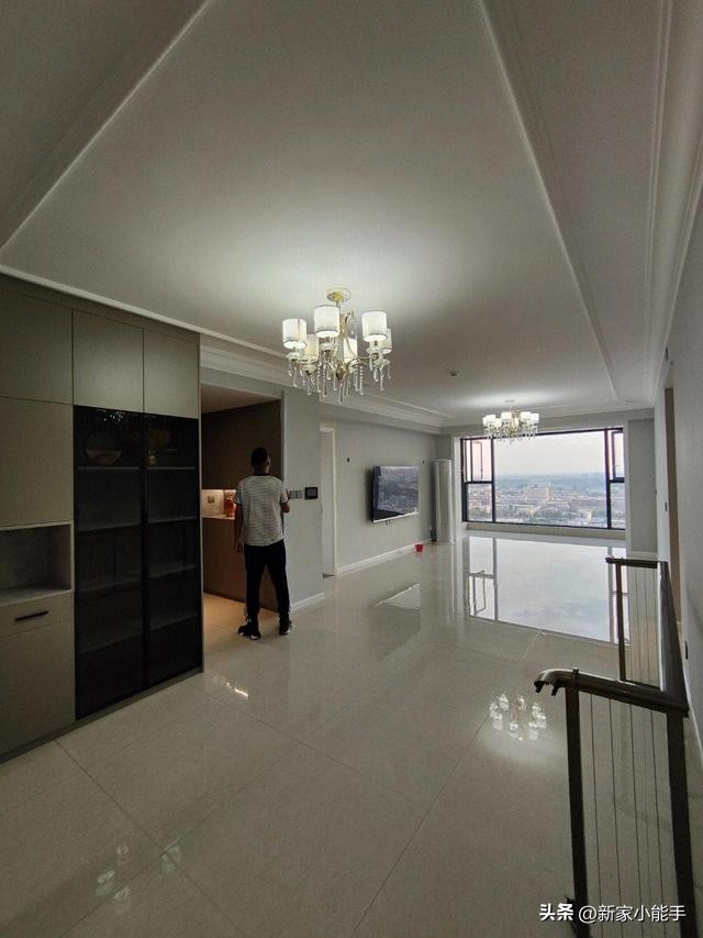 Look at the hardcover room transformed by her house. Although it is too ...