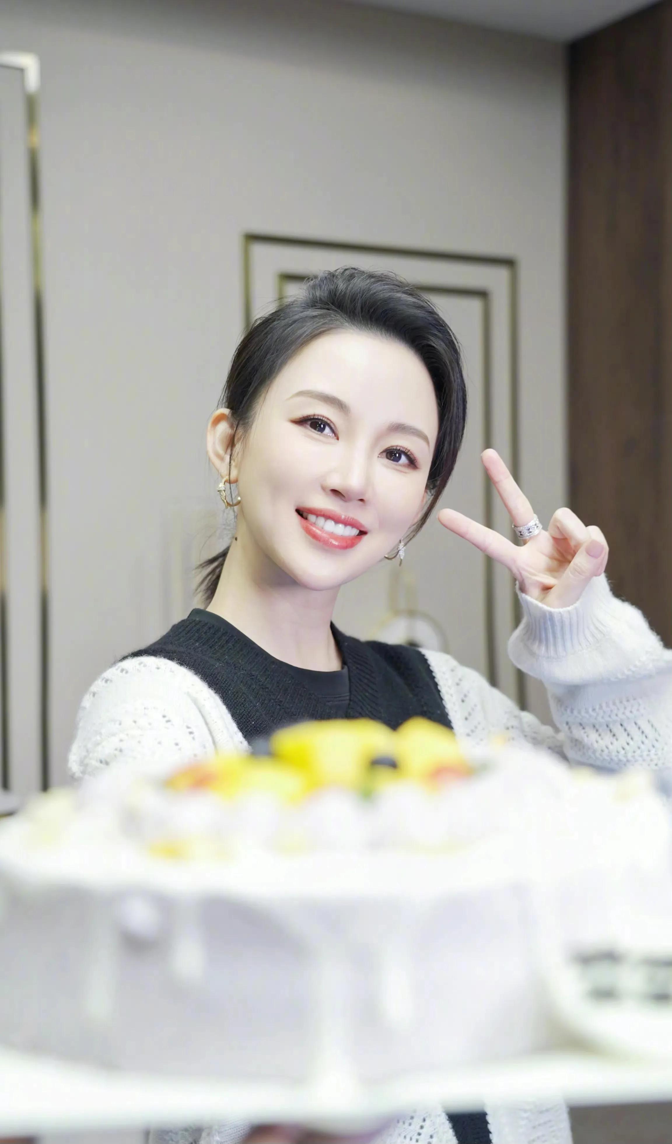 Tingting Yuli, with a bright forehead, Pan Xiaoting, the queen of nine balls - iMedia