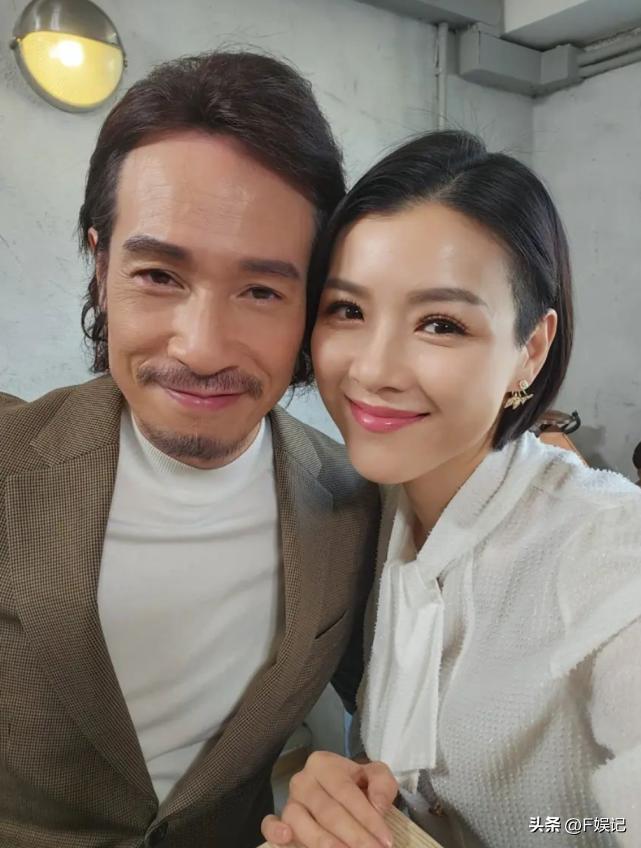 Chen Hao didn't need to start work to pick up Aimee Chen by car, and invited the whole crew to ...