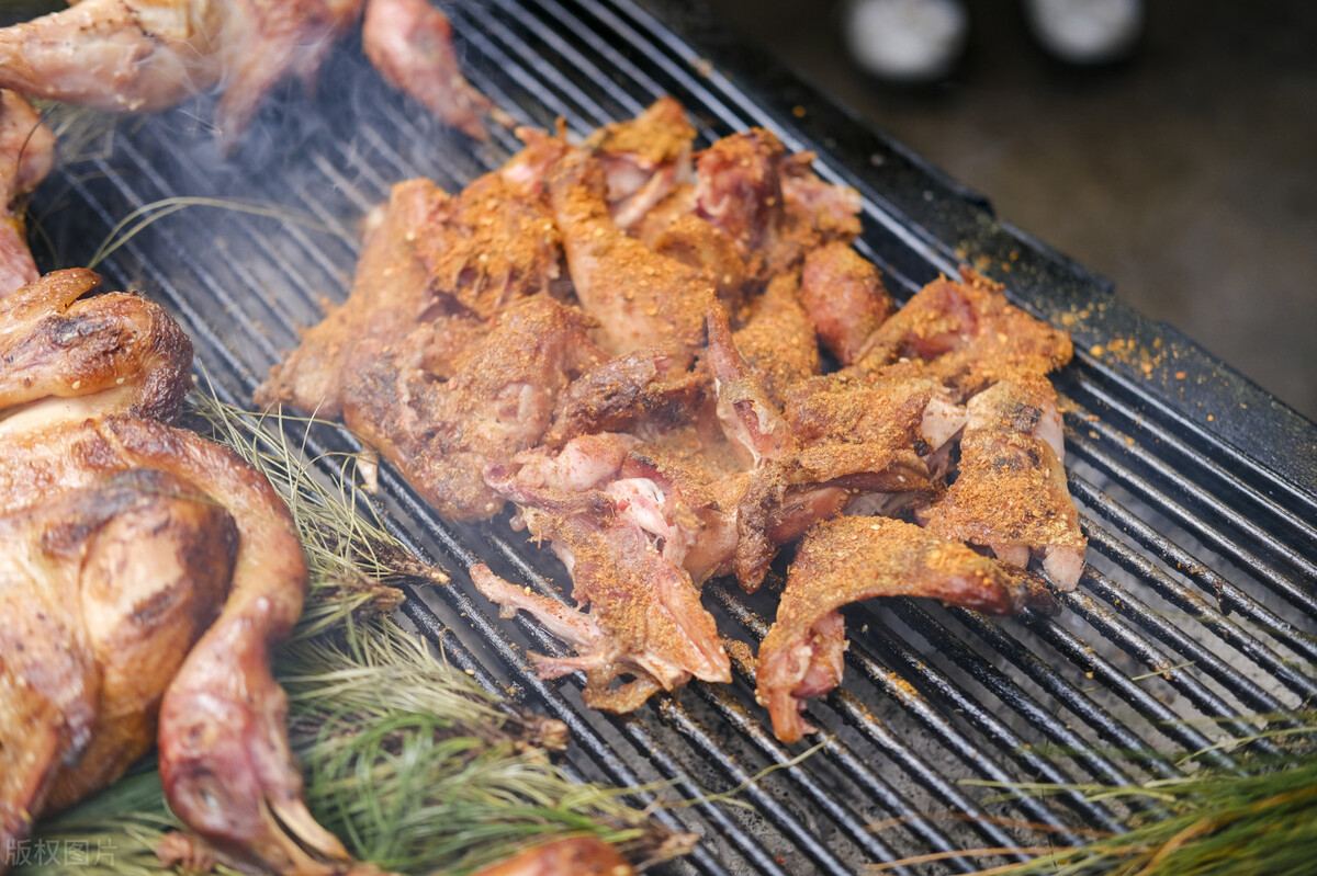 Delicious raw grilled chicken rack, the taste will surprise your taste ...