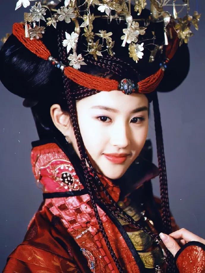 Zhao Ling'er, played by Liu Yifei, is the T0P heroine of Xianxia drama in my mind - iMedia