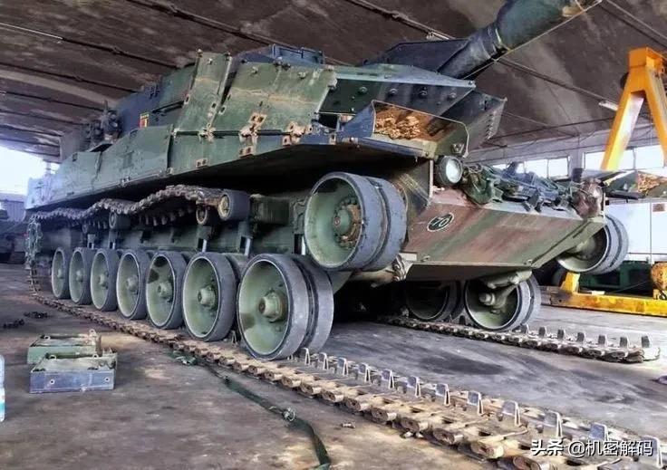 88 German Leopard I tanks join Ukraine!Germany: Enough loyalty, right ...