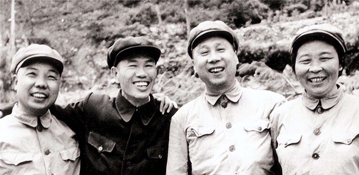 Li Zhen: From a child bride to become the first female general in New ...