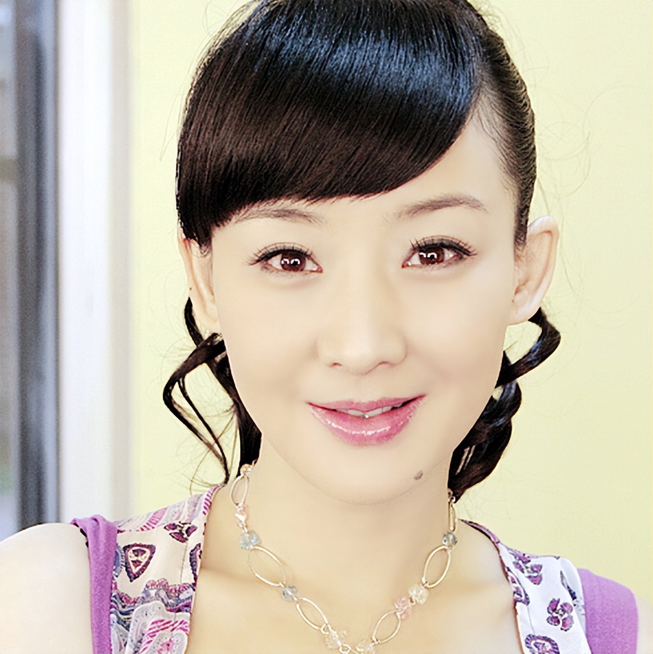 Sun Nan resolutely divorced Mai Hongmei to marry Pan Wei. Today, Mai ...