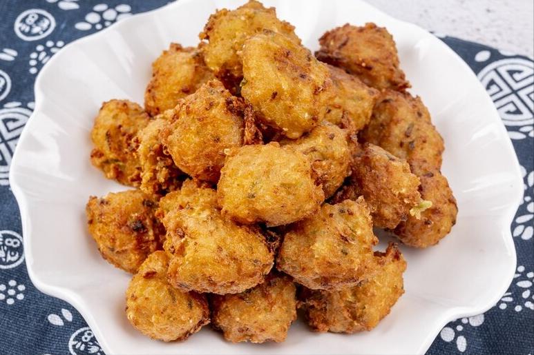 For fried radish balls, it is wrong to put starch and flour. It is just ...