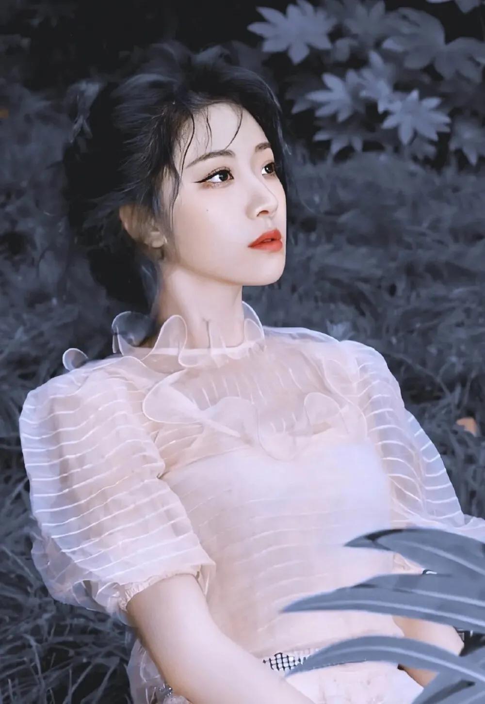 Yu Yan is so beautiful - iMedia