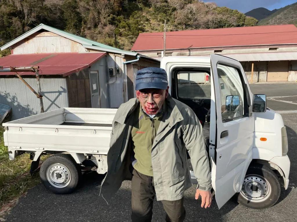 A small town in Japan is full of zombies, it turned out to be to drive ...