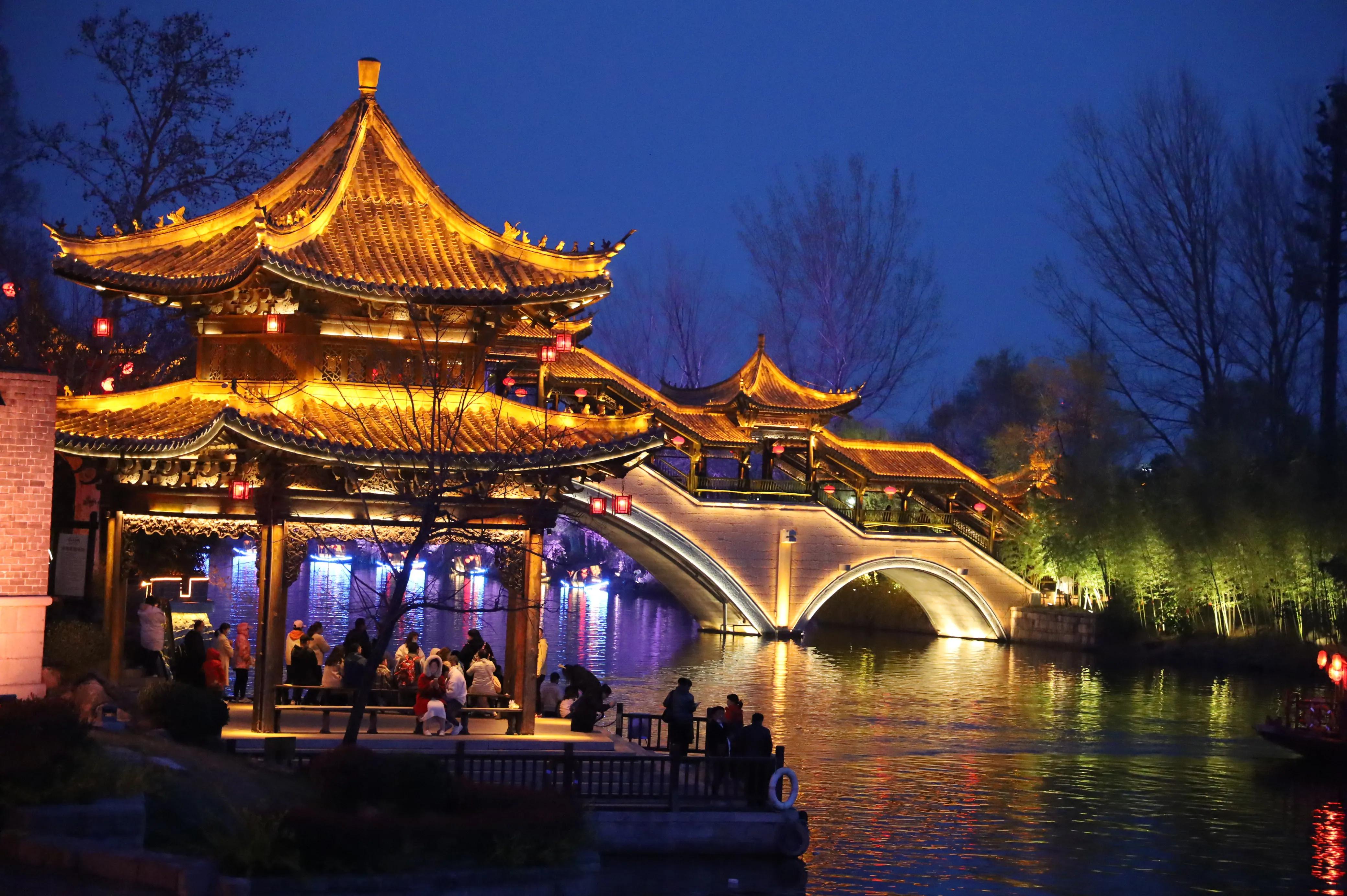 Spring in Taierzhuang Ancient City - iNEWS