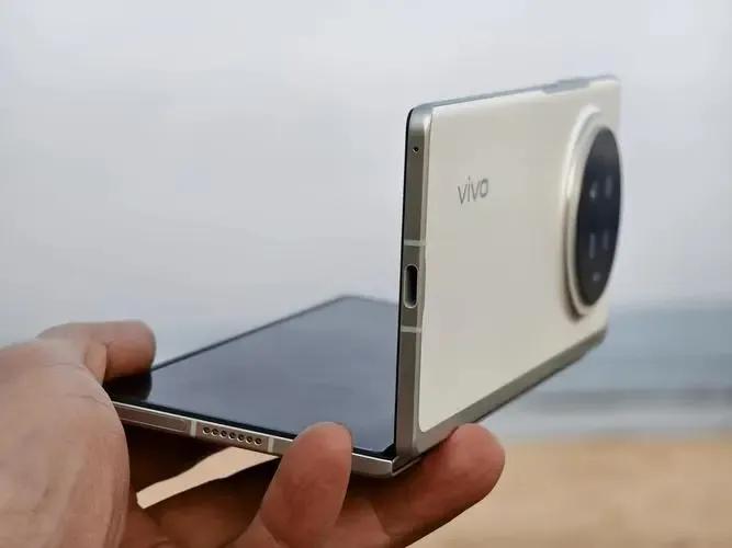 The Current State and Future of Large Folding Screen Mobile Phones - iNEWS