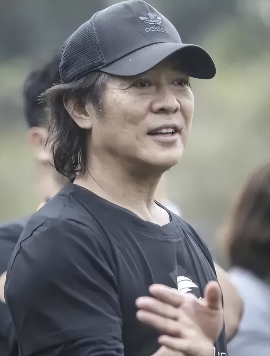 56-year-old Jet Li made a rare appearance, with wrinkles on his face ...