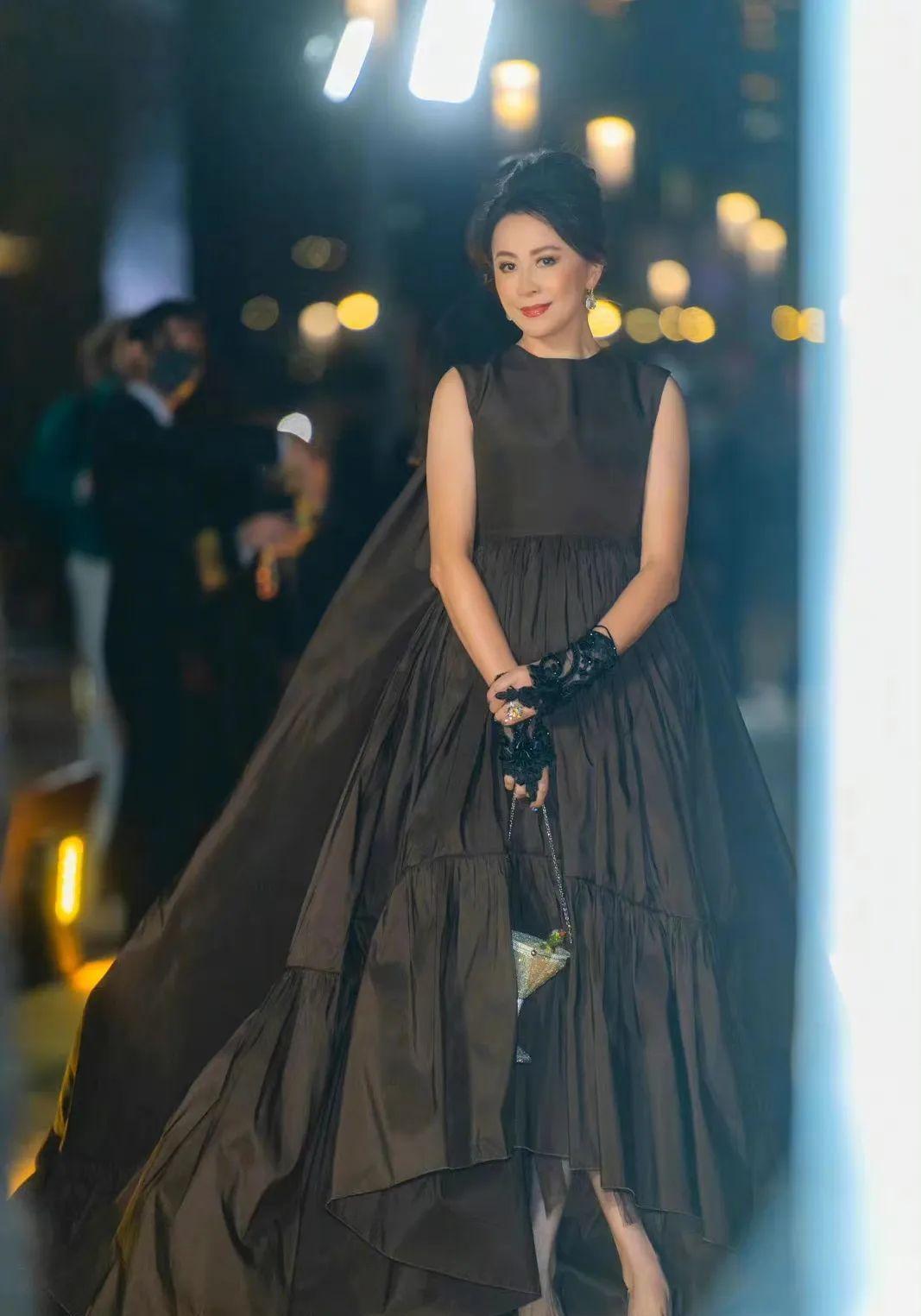 The latest red carpet photos are here! - iMedia