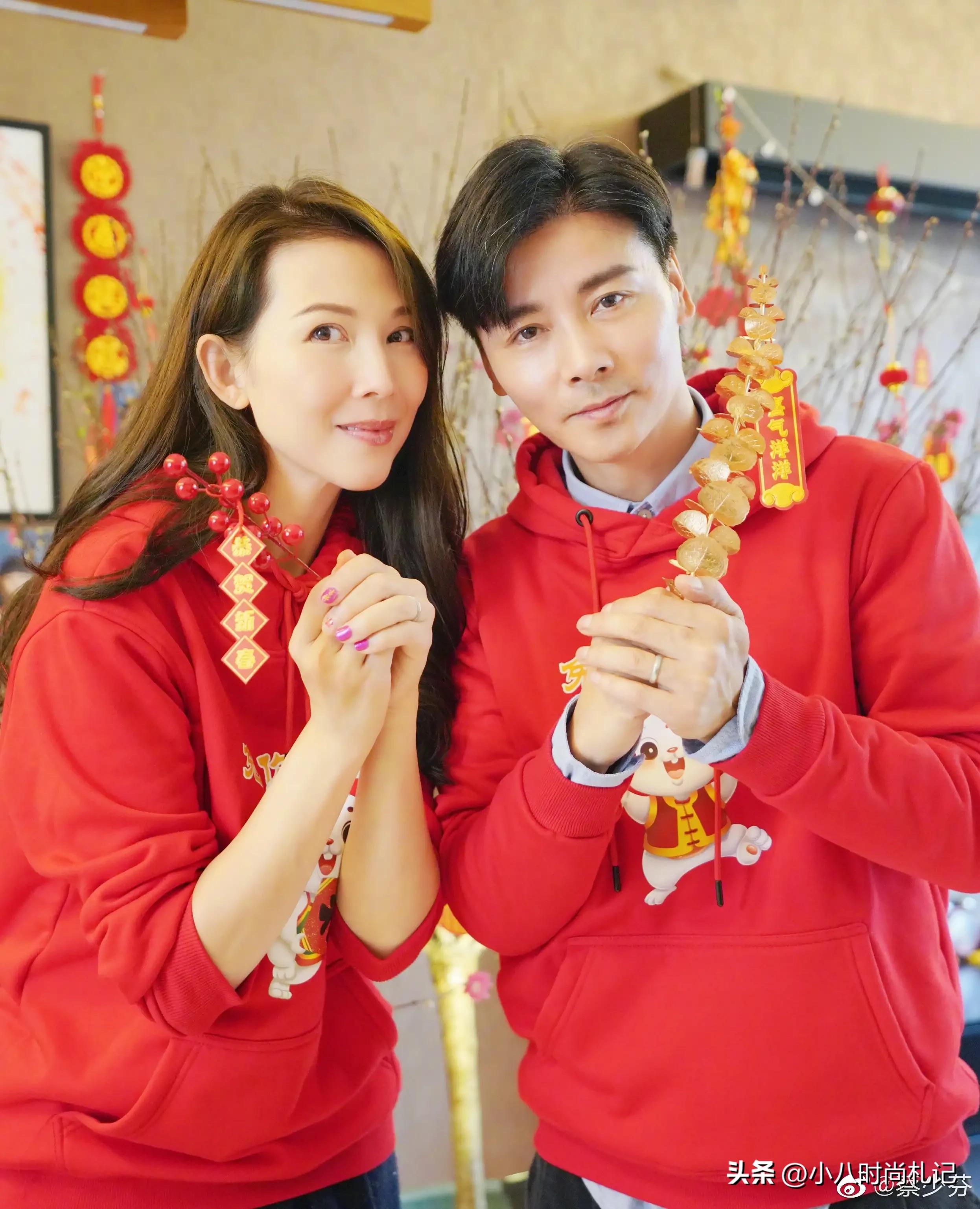 Ada Choi posted a family portrait to celebrate the Chinese New Year!The ...