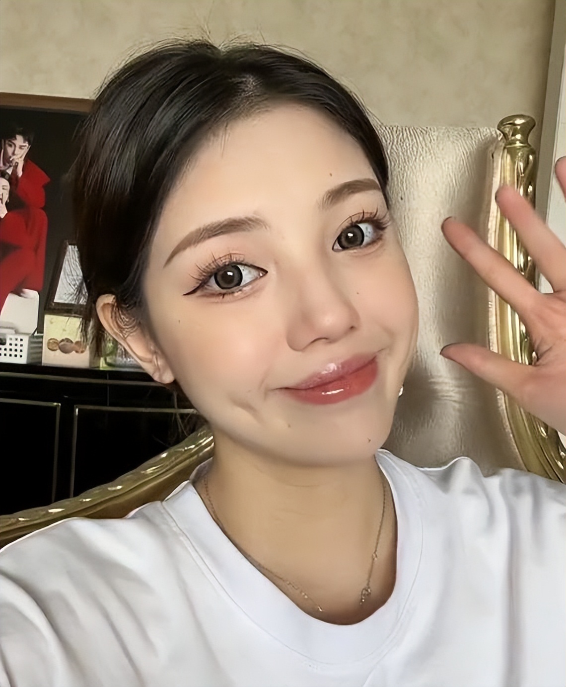 Douer took a recent photo of her daughter, with tons of big mouth and ...