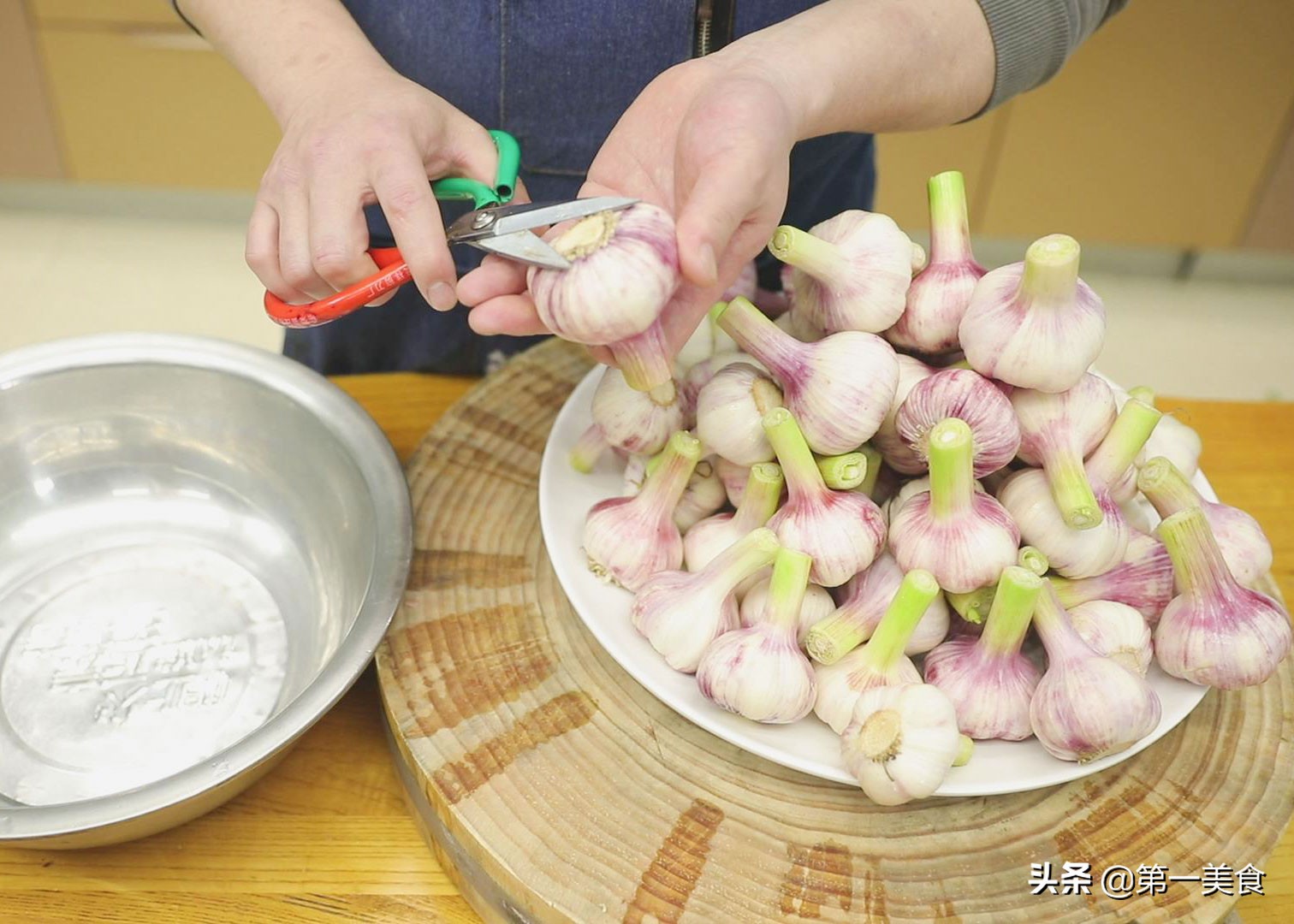 Pickled candied garlic and garlic moss are still delicious in the old ...