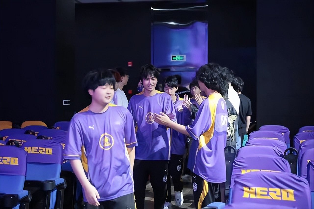 8.11 KPL Highlights: AG vs. VG in the life and death game, whoever wins will enter the playoffs ...