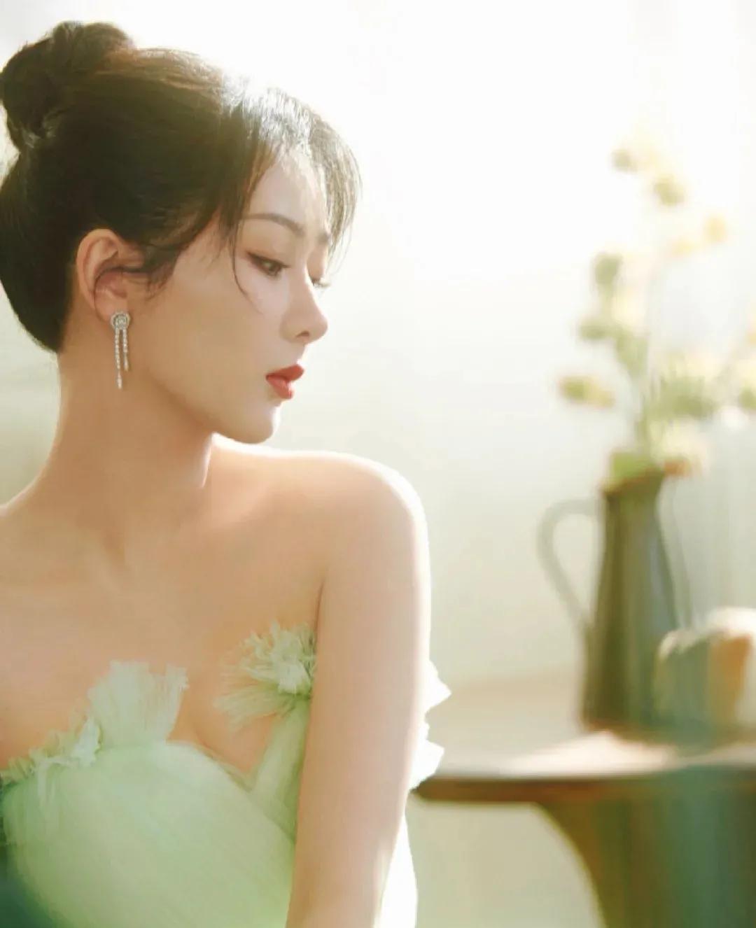 Treasure girl Yang Zi. - iMedia