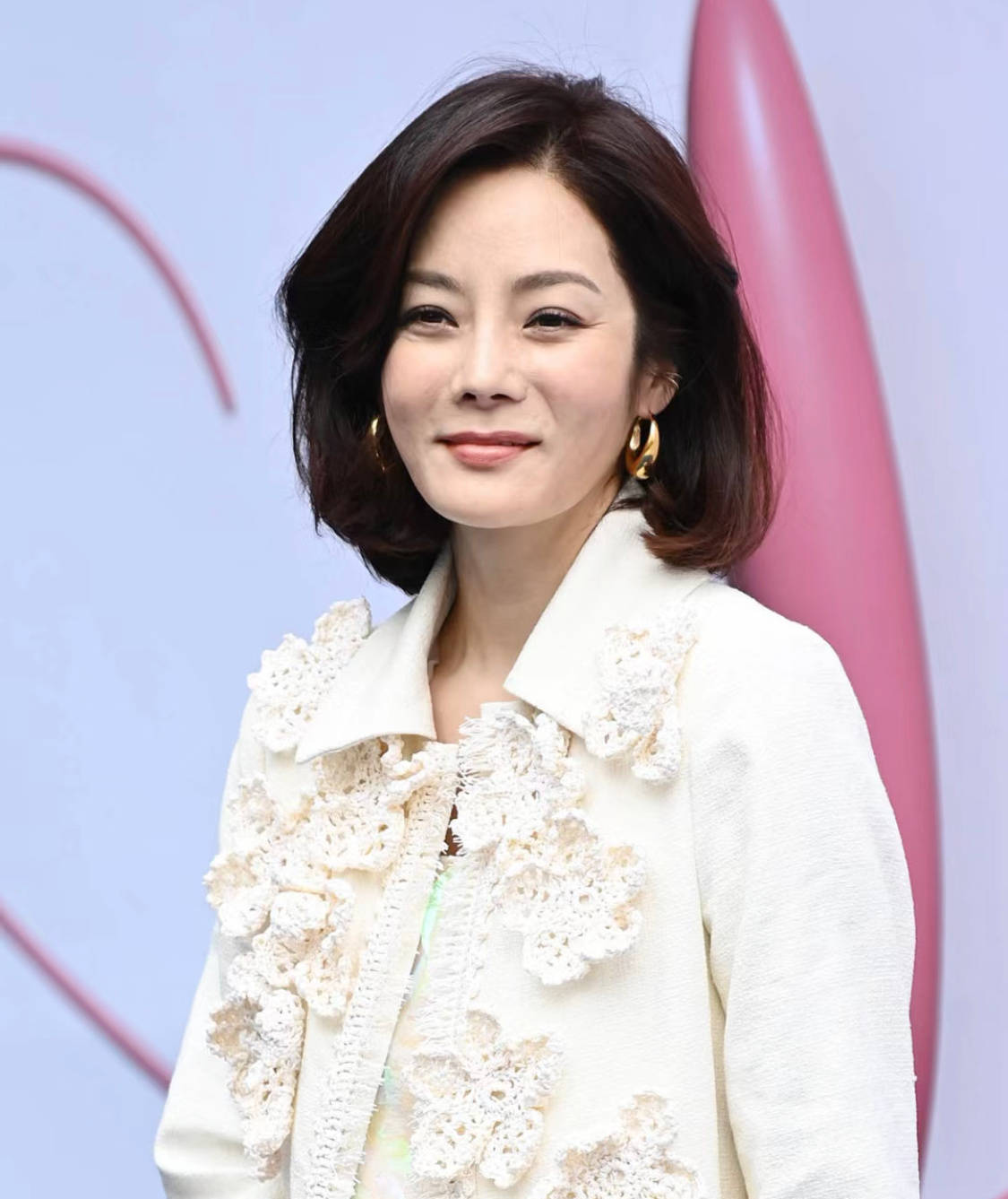 Poor, Cai Lin's appearance has changed drastically. Her son only knew ...