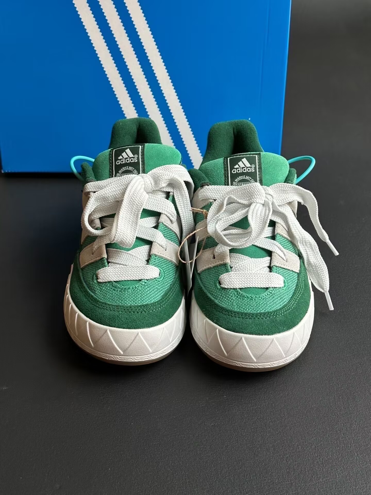"adidas Adimatic bread shoes & AJ1 low small Tiffany" - iNEWS