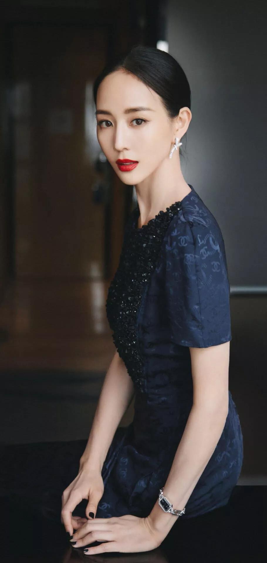 Zhang Junning, the goddess of temperament, is a beauty who loves ...