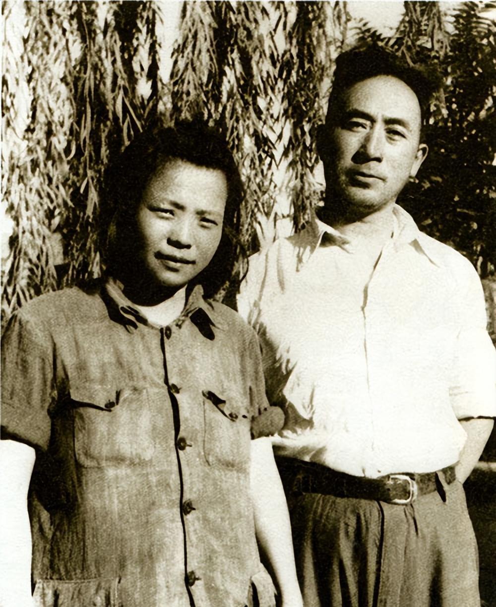 When Deng Gong passed away in 1997, his old partner Bo Yibo sent an ...