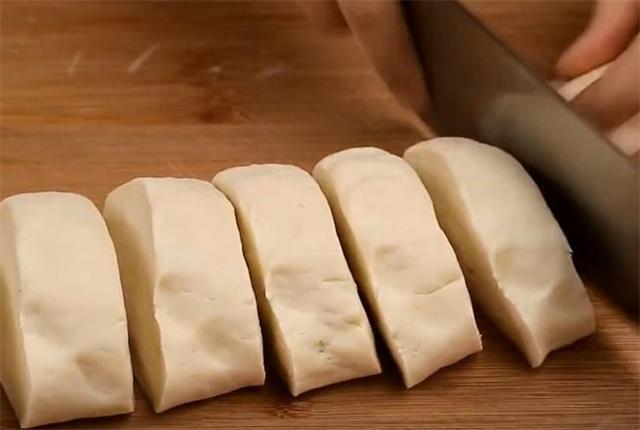 The practice of flower rolls has become popular recently. It looks good ...