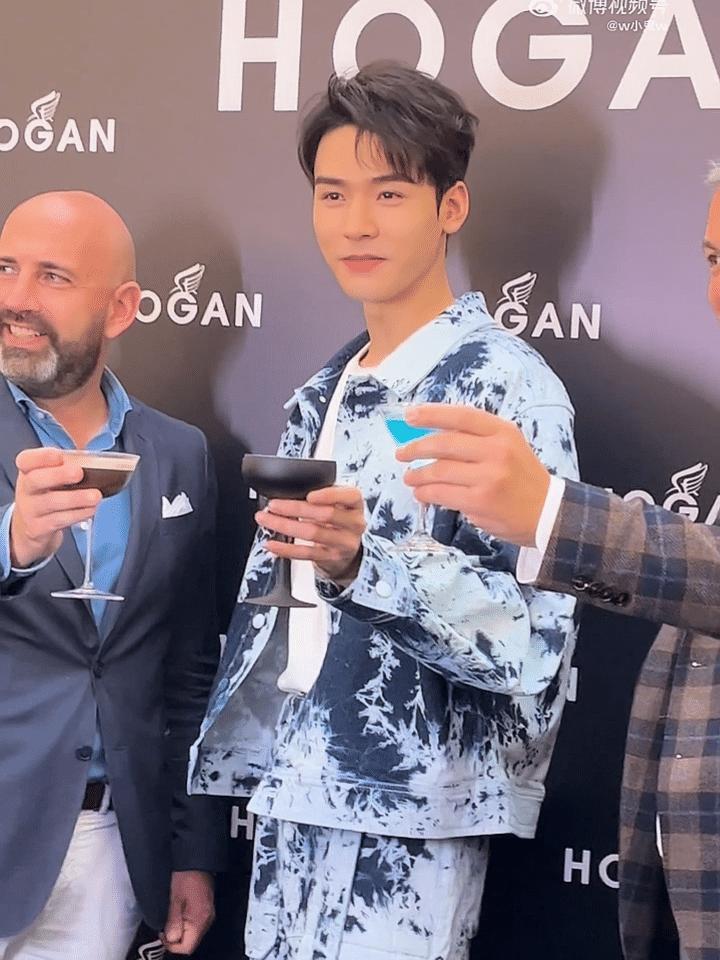 Xiao Zhan, Wang Yibo, Gong Jun and Tan Jian live on the second live ...