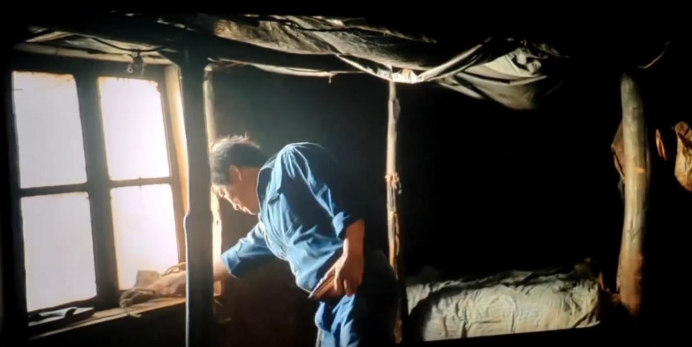 "In the Octagonal Cage" has a very obscure detail, adults can ...