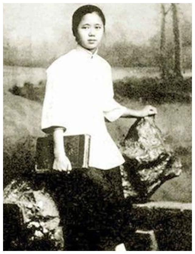 Liang Qichao's concubine Wang Guiquan, a maid from an unknown ...