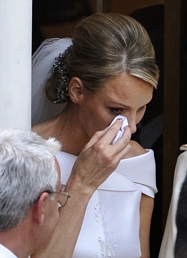 Princess Charlene of Monaco tried three times to escape marriage? Tears ...