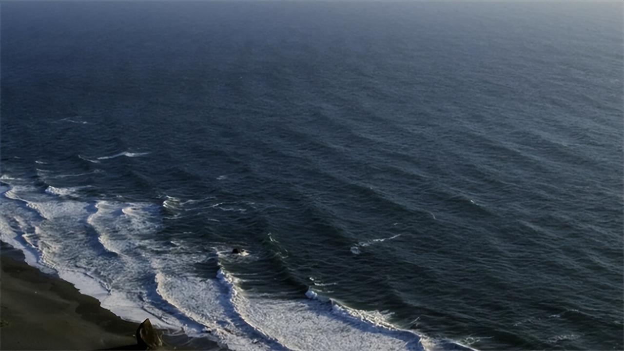 Why do tides only happen in oceans and not in lakes? - iNEWS