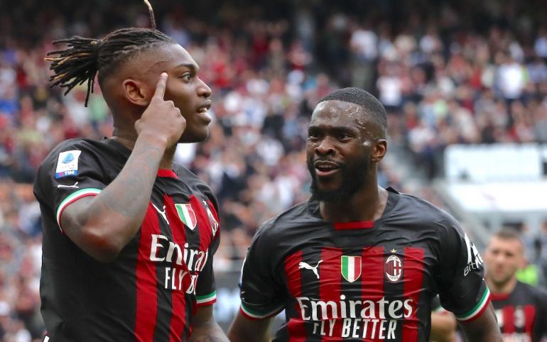 AC Milan Leo's personal trilogy: New record, Champions League final and ...